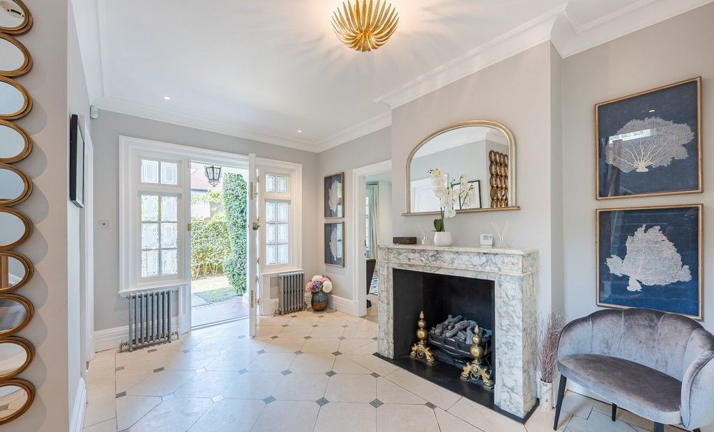 Period Family Home With Two Kitchens For Filming