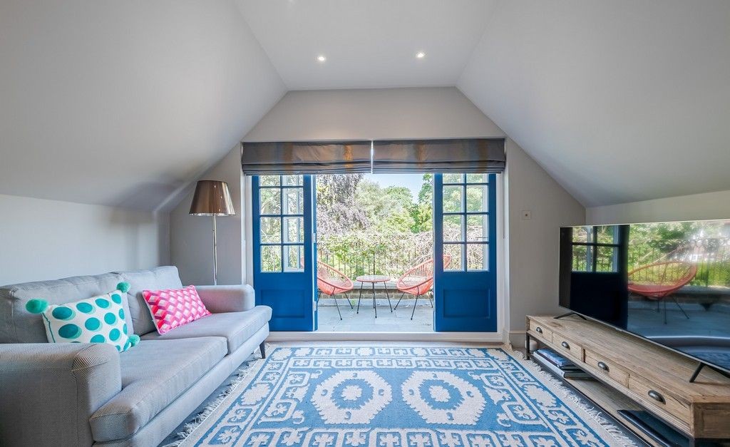 Period Family Home With Two Kitchens For Filming